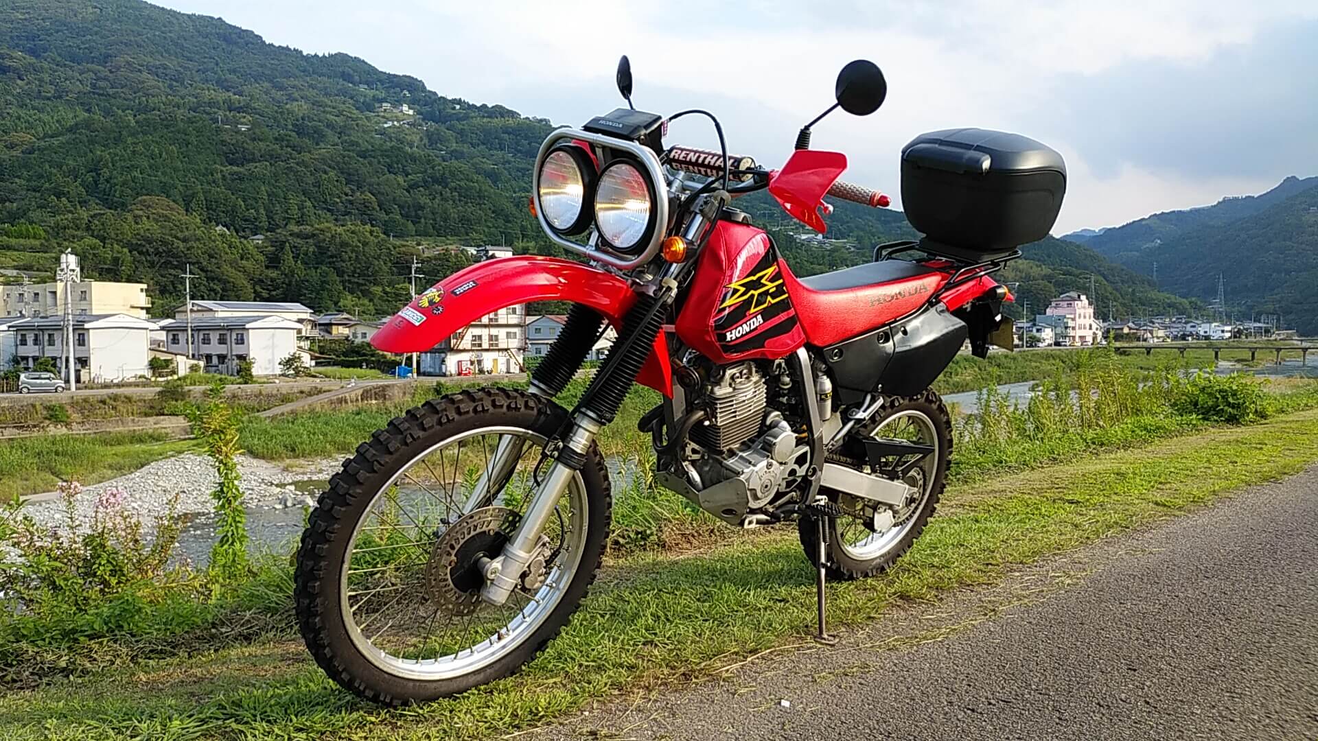 【22年間ノートラブル!!】XR250 BAJAに乗ってわかった3つのメリット・デメリット | バイクレ!!